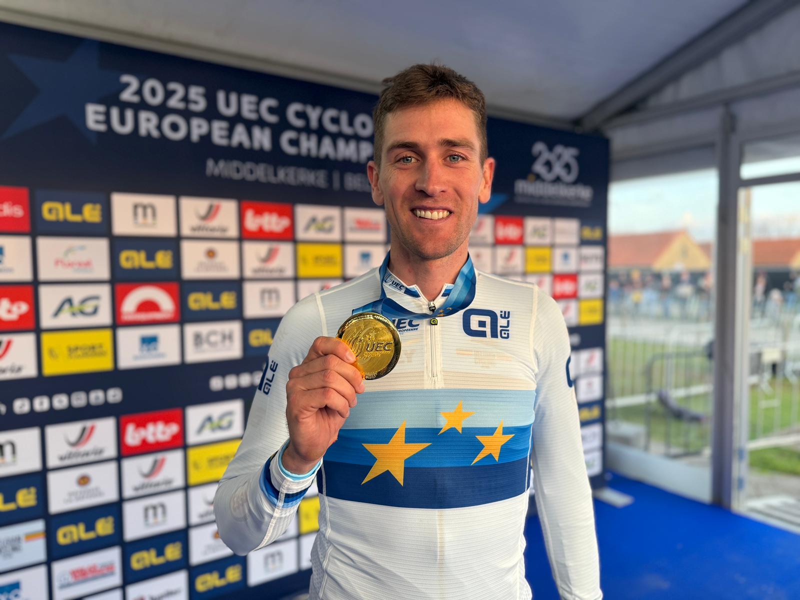 Onverwacht maar des te mooier: Toon Aerts is voor 2de keer Europees kampioen veldrijden | RTV